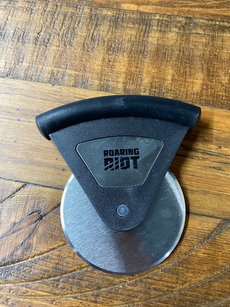 Roaring Riot Pizza Cutter